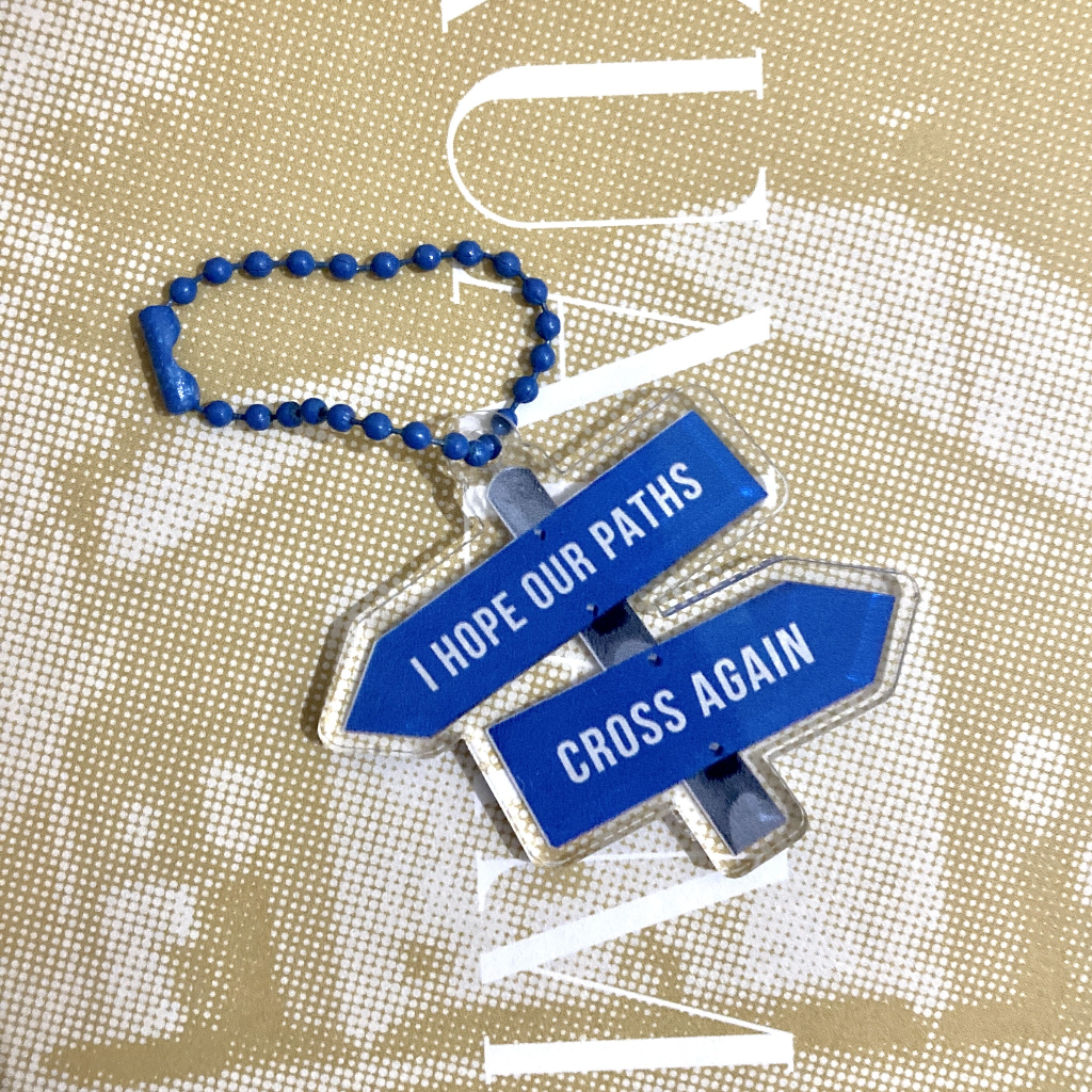 Jual Gantungan Kunci NIKI Paths Album Buzz | Shopee Indonesia