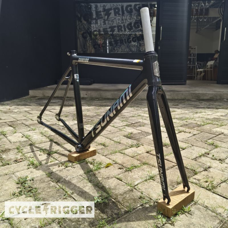 Jual Tsunami Snm100 Frameset Fixie - Black Space with Laser Logo ...