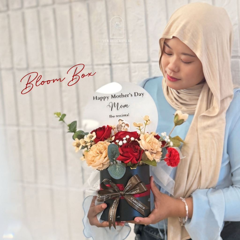 Jual Bloom Box Bunga Artificial Cocok Untuk Diberikan Pada Acara ...