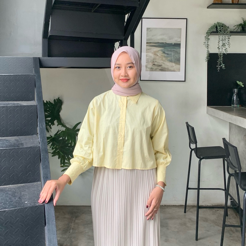 Jual GEETA - Basic crop shirt / Kemeja crop bahan katun dengan variasi ...
