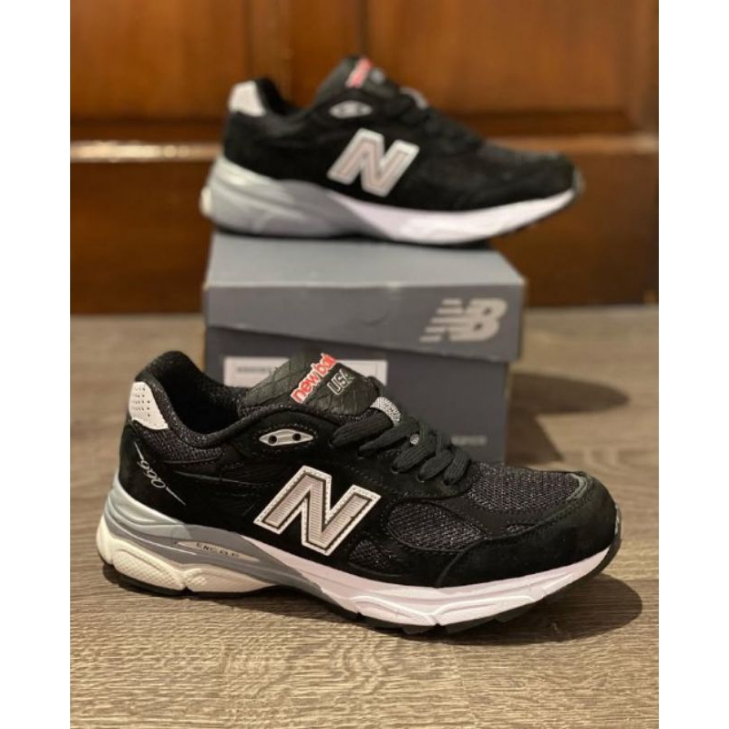 Jual Sneakers NB 990 V3 Black White Sepatu Lari Sepatu Sneakers Premium ...