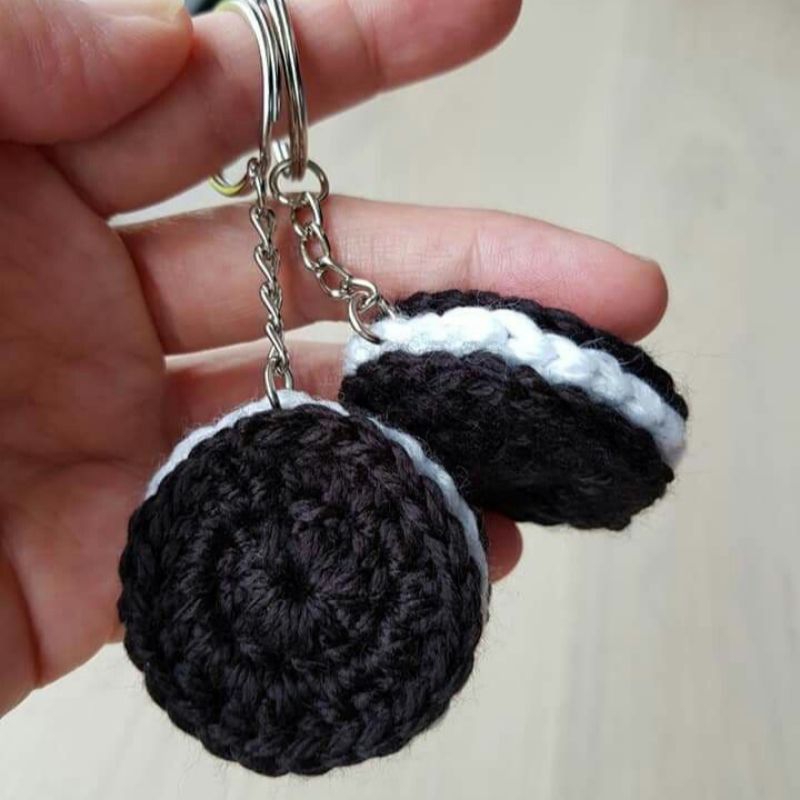 Jual Arisa Crochet Oreo Keychain Handmade / Gantungan Kunci Bentuk Oreo ...