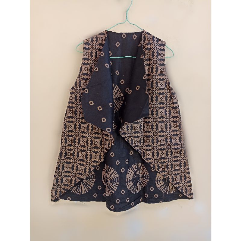 Jual outer batik tanpa lengan motif bolak balik/rompi batik motif bolak ...