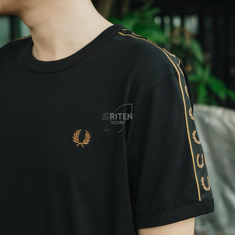 Jual Fred Perry Contrast Gold Ringer Tee Black Original / Baju Kaos ...