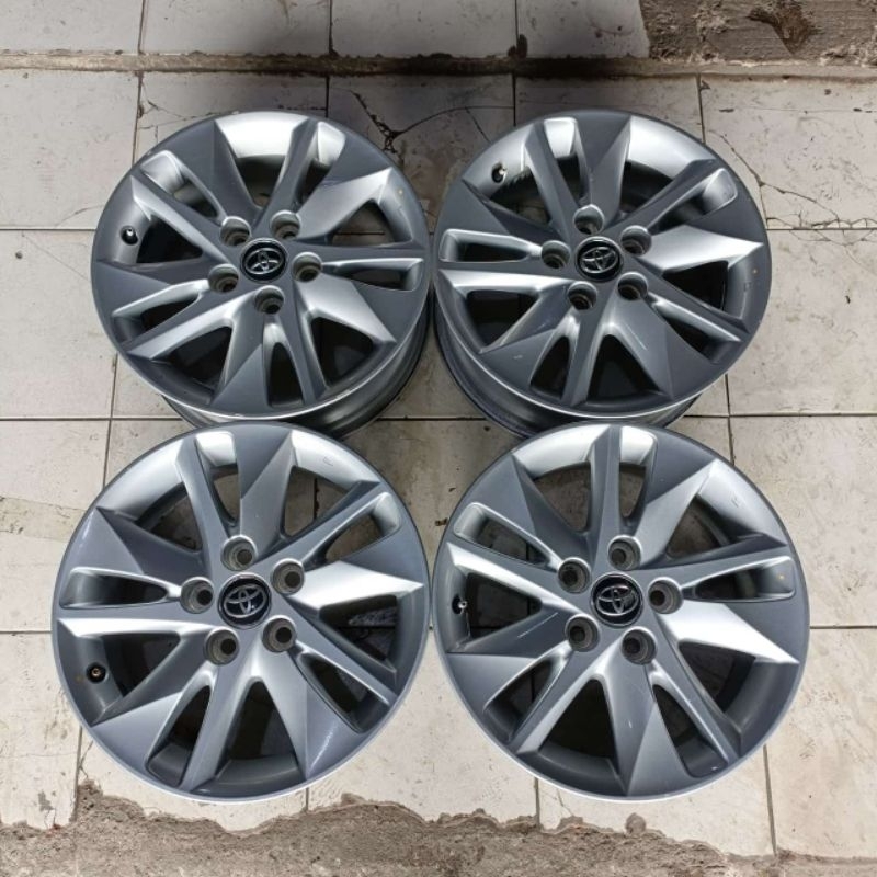 Jual Velg Mobil Bekas OEM INOVA REBORN Ring 16 Lebar 6 pcd 5x114.3 Et30 | Shopee Indonesia