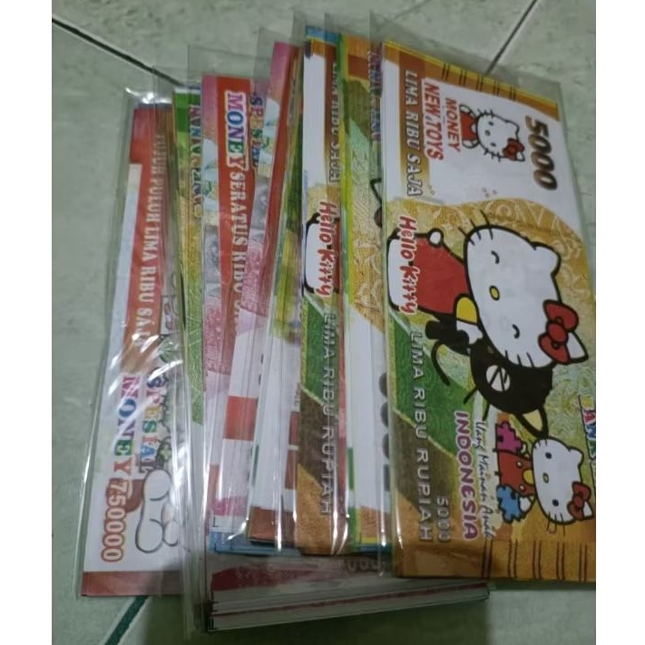 Jual mainan karakter duit mainan isi 300 lembar | Shopee Indonesia