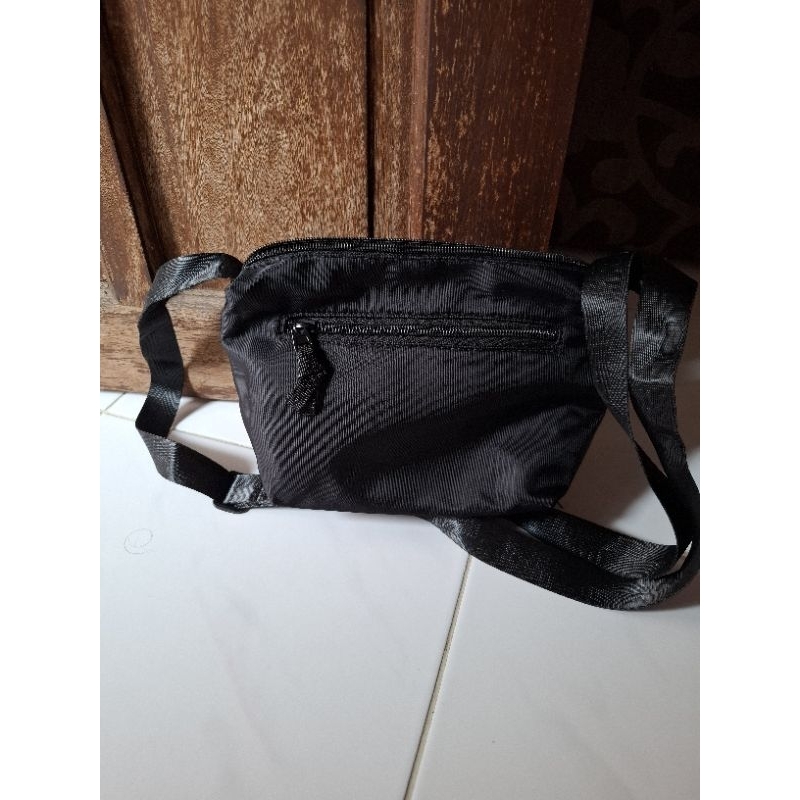 Jual preloved tas selempang nilon ataru | Shopee Indonesia