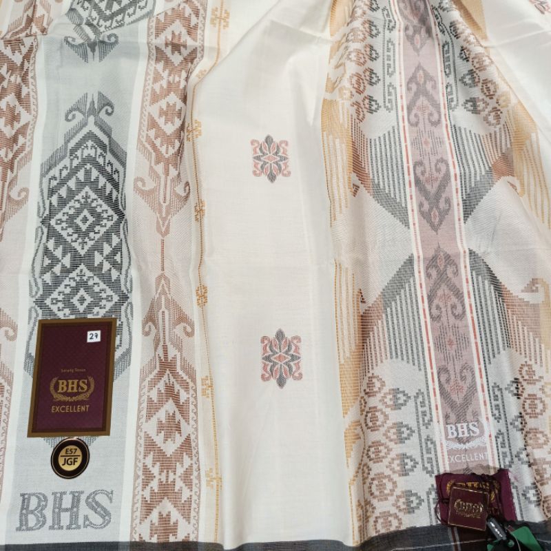Jual SARUNG BHS EXCELLENT GOLD E57 JGF 27 PUTIH JACQUARD | Shopee Indonesia