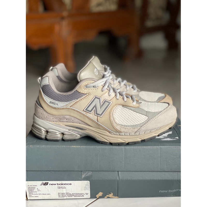 Jual skincare New Balance 2002r Pocket Grey USED ORIGINAL RESMI WITH ...