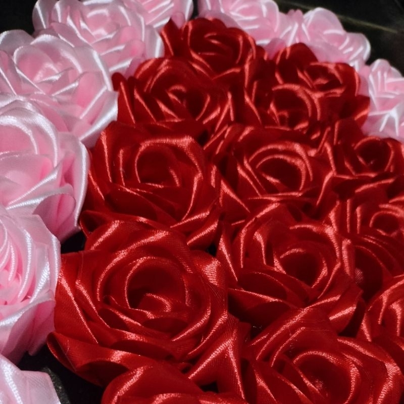 Jual Bunga Mawar Satin | Bunga Mawar Satin Isi Tangkai / Bunga satin ...