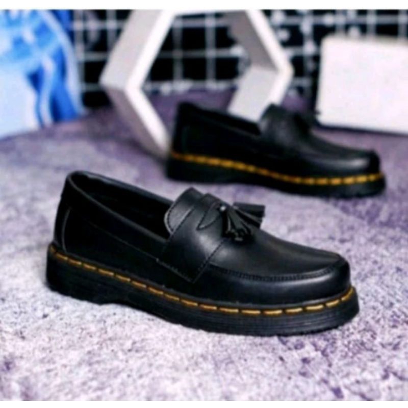 Jual sepatu Docmart peny loafers pria wanita formal casual slip.on free ...
