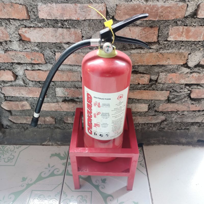 Jual Tempat Dudukan APAR Minimalis 3-6 kg Rak Besi Untuk Tatakan Tabung ...