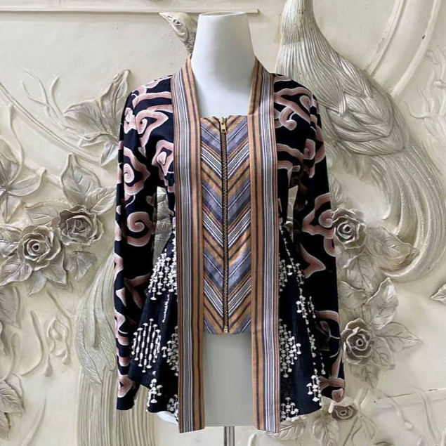 Jual Funky Kebaya Batik Mega Mendung-Full Hitam | Shopee Indonesia