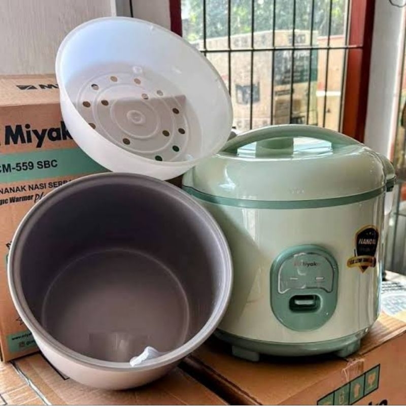Jual Magic Com / Rice Cooker Miyako MCM - 559 SBC Kapasitas 2 Liter ...
