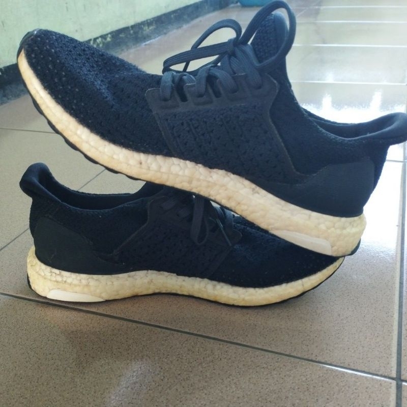 Jual sepatu second adidas ultra boost hitam size 40 (25 cm) | Shopee ...