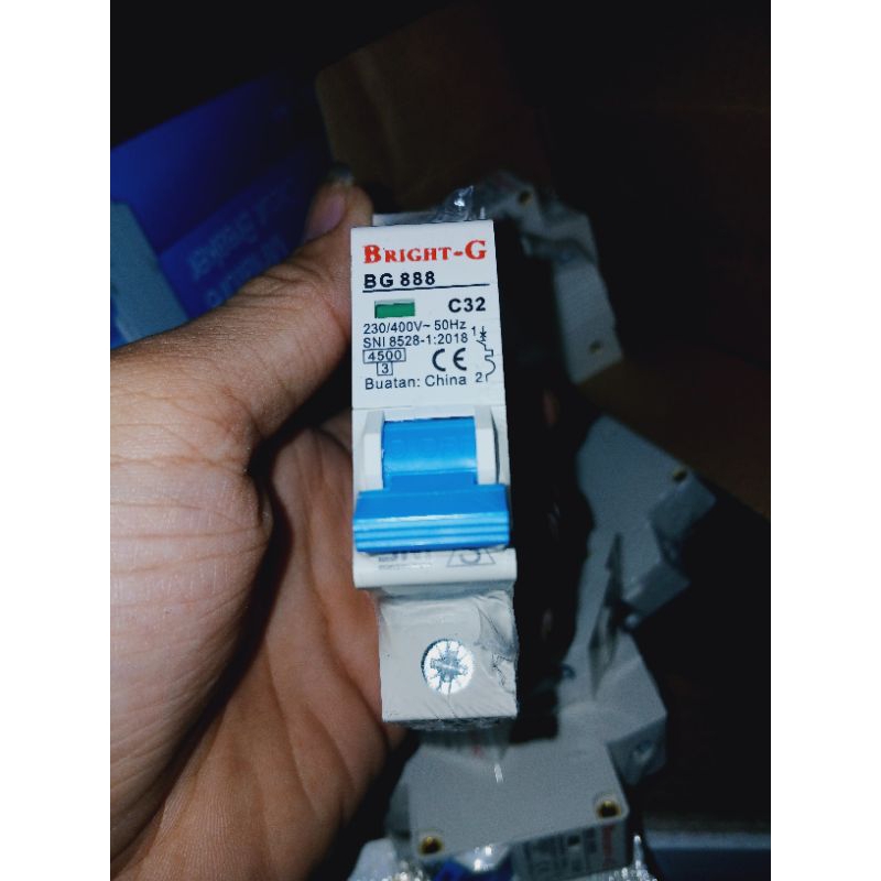 Jual (dari tangerang) MCB BROCO MCB 1 Pas 1 Phase 1P 2A, 4A, 6A, 10A, 16A, 20A, 25A, 32A, 40A ...