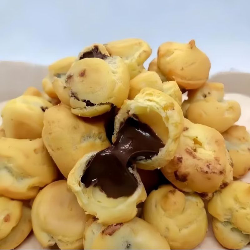 Jual Sus Coklat / Soes Coklat Lumer / Sus Kering Isi Coklat | Shopee ...