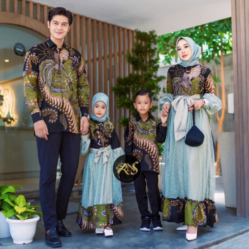 Jual Sarimbit keluarga terbaru Aura raya series 2025 - Set Couple gamis ...
