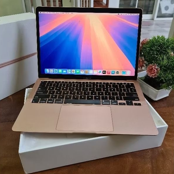 Jual MacBook Air m1 2021 I5 8gb/256gb Fullsett Normal Baterai awet aman ...