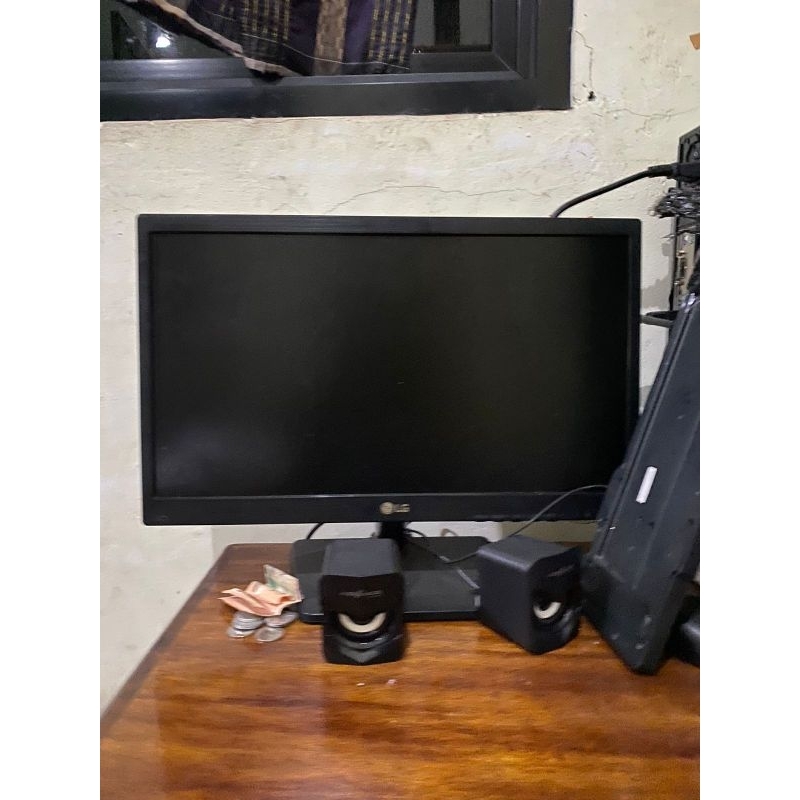 Jual Monitor LG 16 inch Lengkap dengan kabel | Shopee Indonesia