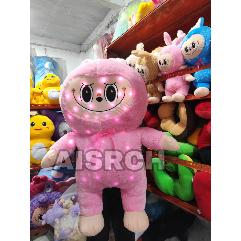 Jual boneka labubu super jumbo size 110 cm LED- boneka labubu besar ...