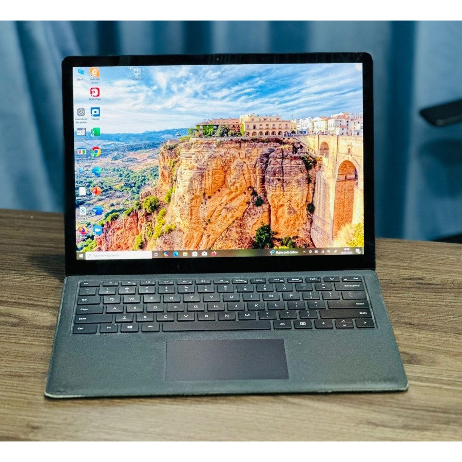 Jual Mewah Microsoft Surface Laptop 2 Core i7 gen8 16GB/512GB 12 Inc 2k ...