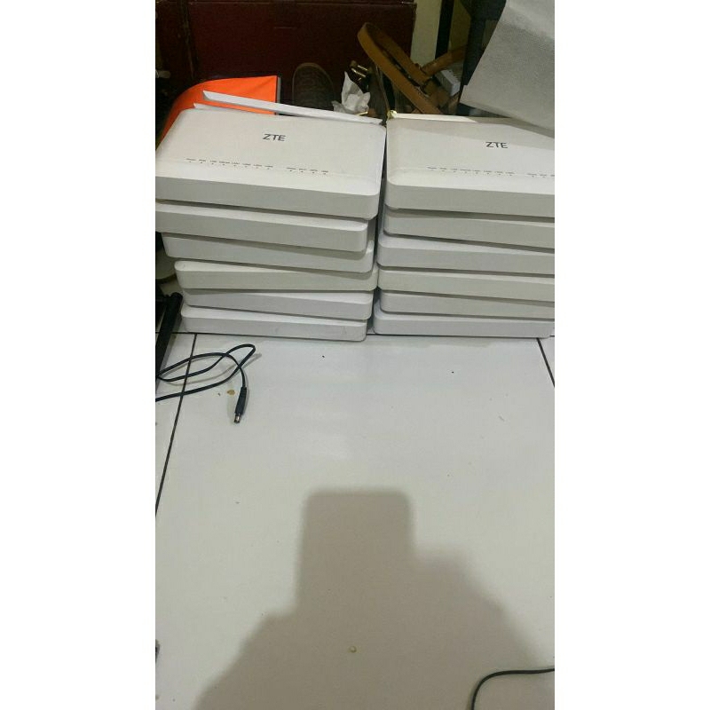 Jual ZTE F670L port hijau unit adaptor | Shopee Indonesia