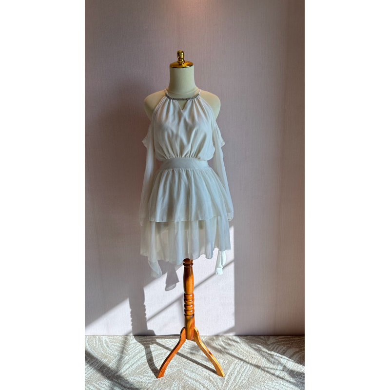 Jual Gaun Putih dengan Ruffle | Shopee Indonesia