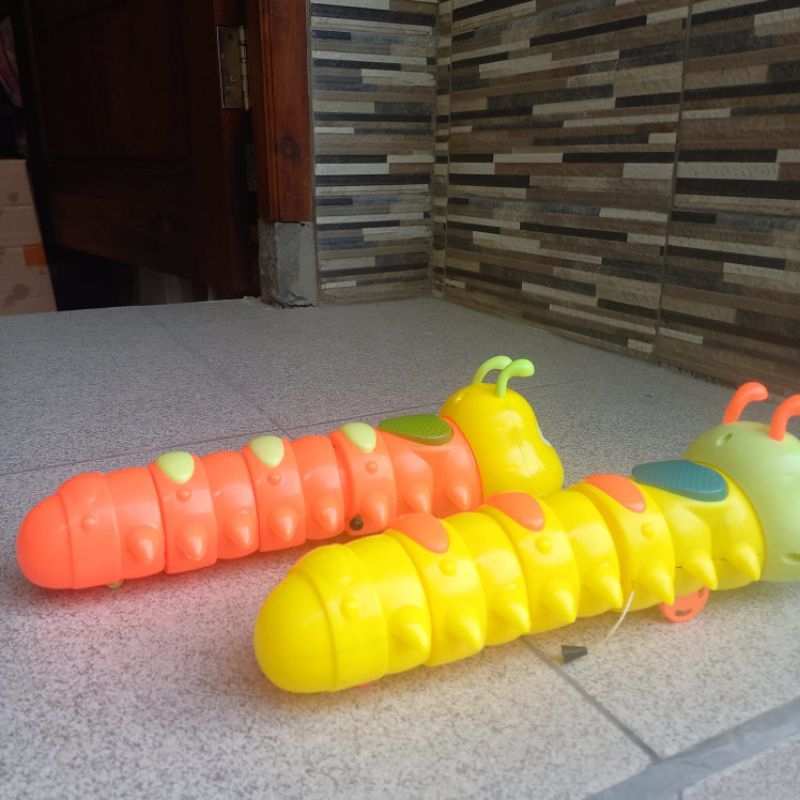 Jual mainan ulat berjalan / mainan cacing berjalan | Shopee Indonesia