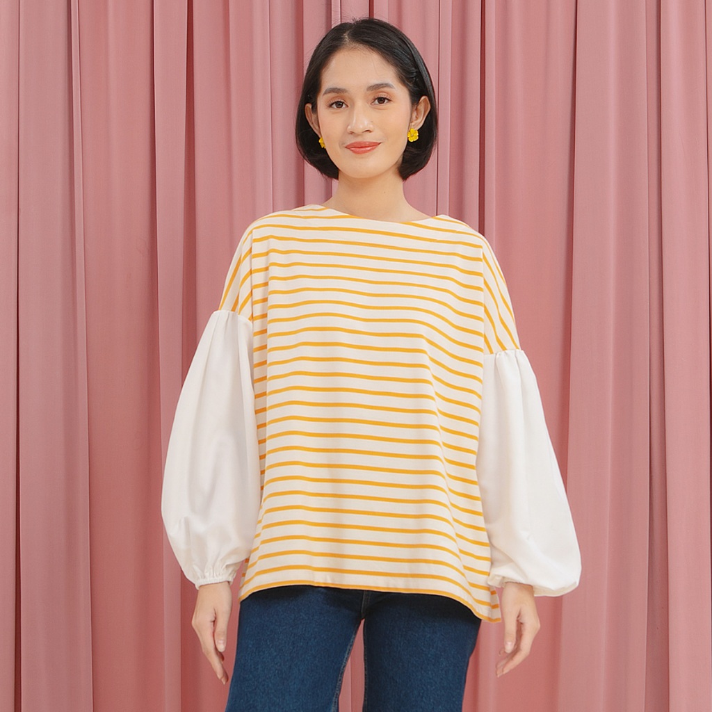 Jual HijabChic Sandy Broken White Stripe Top - Atasan Kaos Muslim ...