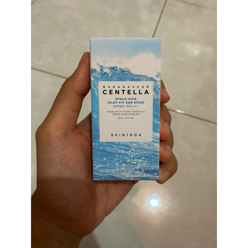 Jual [NEW] SKIN1004 MADAGASCAR CENTELLA HYALU-CICA SILKY-FIT SUN STICK ...