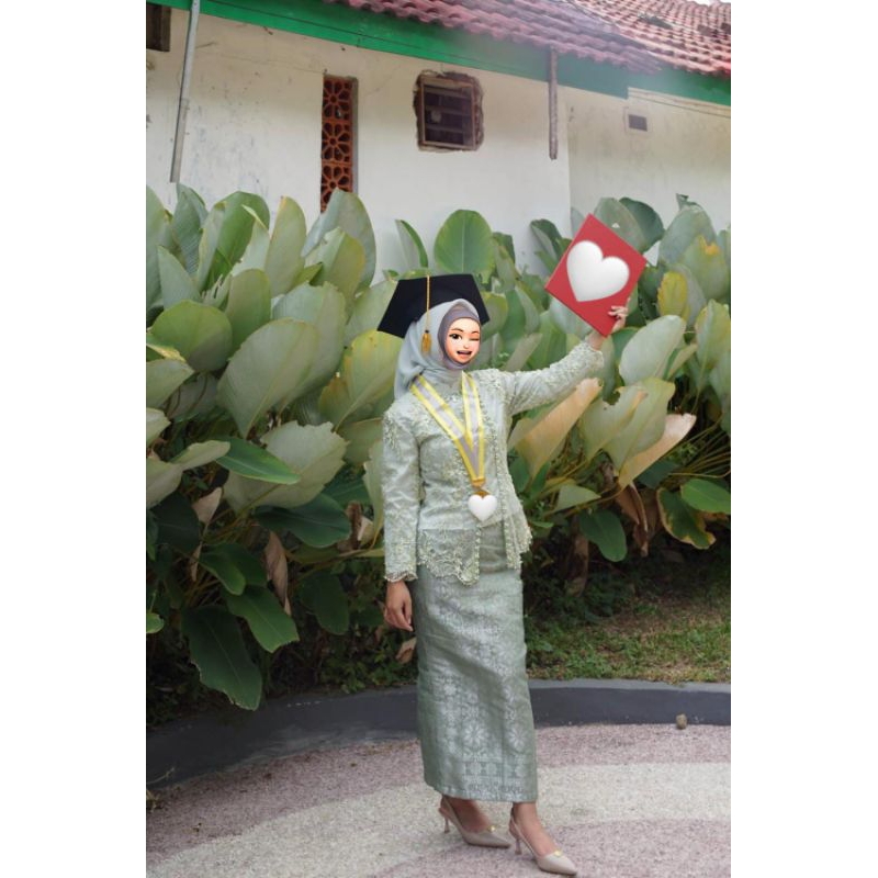 Jual SEWA / JUAL KEBAYA KUTU BARU MODERN SAGE | Shopee Indonesia