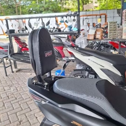 Jual Sandaran Pcx 160 Pcx 150 Senderan Motor PCX New PCX ROADSYNC Full ...