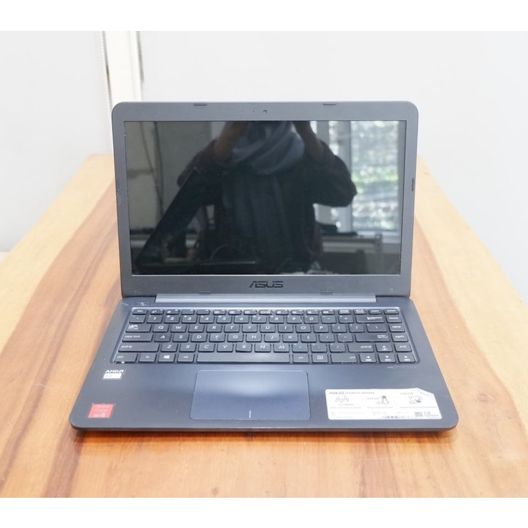Jual Laptop SLIM ASUS E402W RAM 4 SSD Normal Laptop Murah - Laptop ...