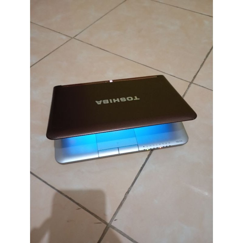 Jual Laptop netbook toshiba second 10 inch murah mulus normal semua ...