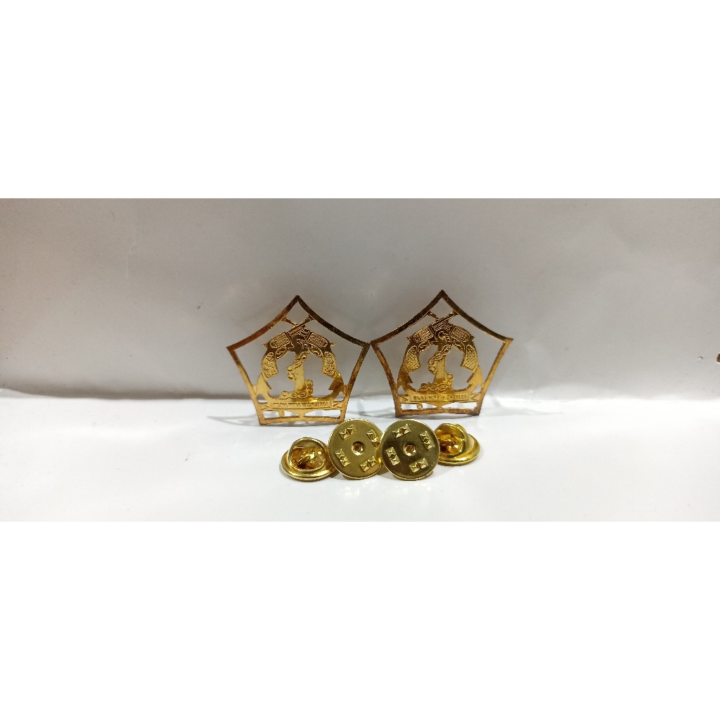 Jual Pin Monogram PM - Wing Monogram PM | Shopee Indonesia