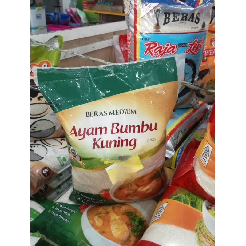 Jual Beras Medium Cap Ayam Bumbu Kuning 5kg | Shopee Indonesia