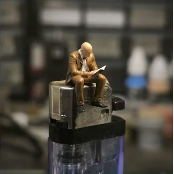 Jual HG Figure Bapak Baca Buku Skala 1/64 Miniatur Diorama Taman ...