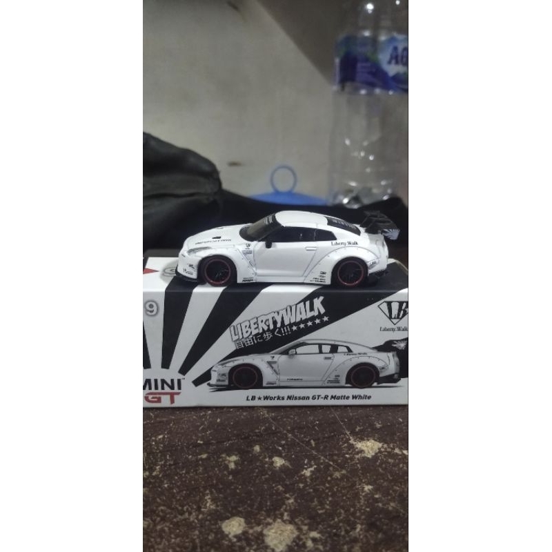 Jual Mini Gt Nissan GT-R R35 White No 9 | Shopee Indonesia
