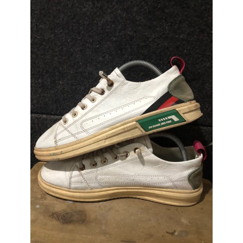 Jual Sepatu Bekas Pakai (42) | Shopee Indonesia