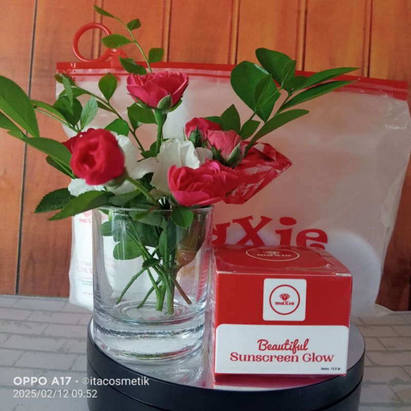 Jual SUNSCREEN MAXIE GLOW ( Kemasan terbaru) | Shopee Indonesia
