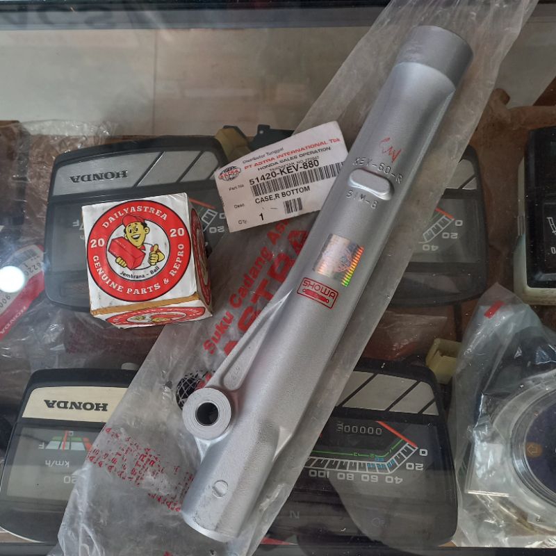 Jual BOTTOM TABUNG SKOK SHOCK SHOCKBREAKER DEPAN KANAN HONDA SUPRA FIT ...