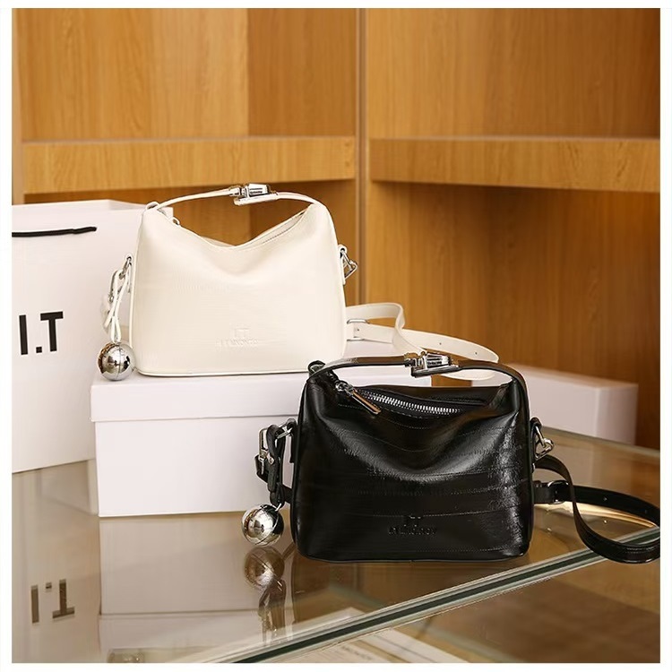 Jual MV Marvelouz MV701109 tas slingbag and shoulder bag I.T MKONTOY ...