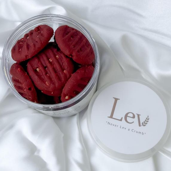 Jual RED VELVET COOKIES WITH CASHEWNUT 250 GRAM / KUE KERING RED VELVET ...