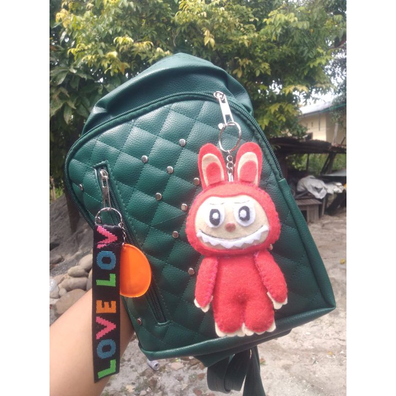 Jual GANTUNGAN KUNCI LABUBU/GANCI LABUBU/LABUBU MERAH | Shopee Indonesia