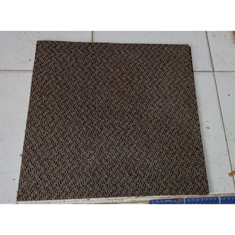 Jual karpet tile coklat second | Shopee Indonesia