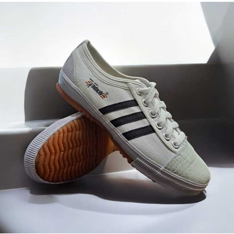 Jual SEPATU KODACHI SEPATU CAPUNG SEPATU BADMINTON SEPATU TAKRAW SEPATU ...