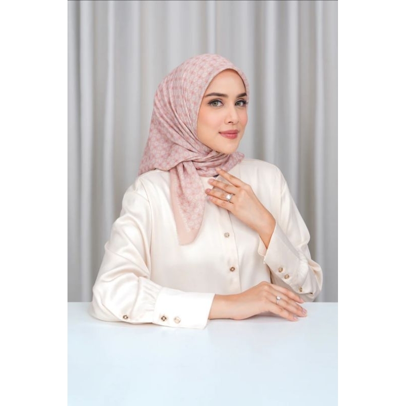Jual [New] Buttonscarves Series The Ikat | Shopee Indonesia