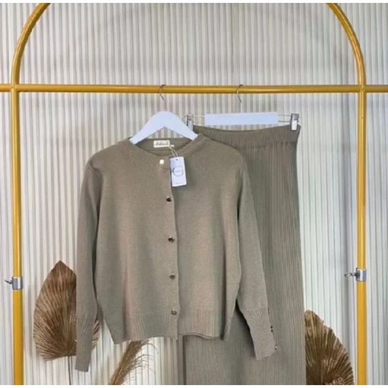 Jual Oneset Aira'Cardi & Rok Span Rajut//Starla Kancibg Gold & Rok Span ...