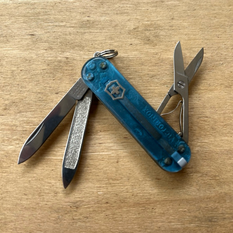 Jual victorinox classic biru relaxa tranpran (original bekas) | Shopee ...